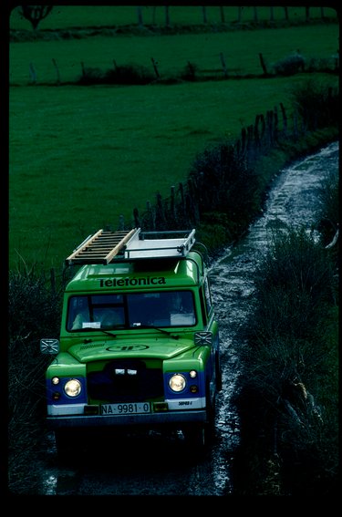 Telefónica 1983: Fibra Óptica, Tiburones y el Teléfono Teide