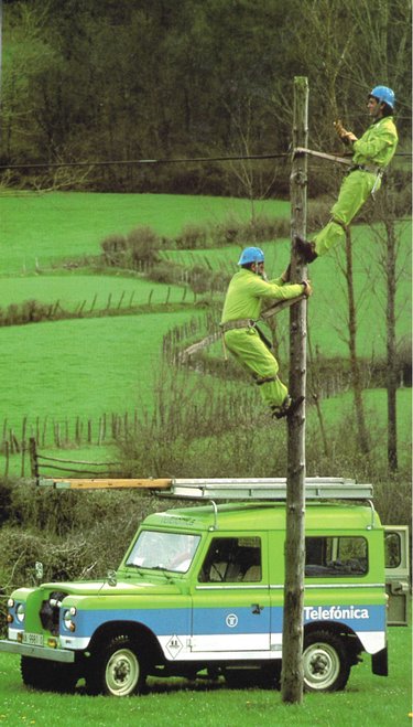 Telefónica 1983: Fibra Óptica, Tiburones y el Teléfono Teide