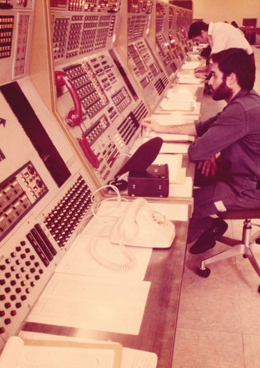 Telefónica 1983: Fibra Óptica, Tiburones y el Teléfono Teide